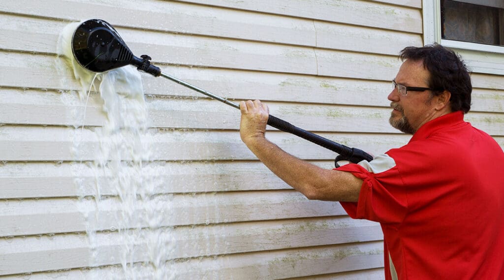 How to Clean Mildew Off Vinyl Siding | Besroi Roofing & Siding